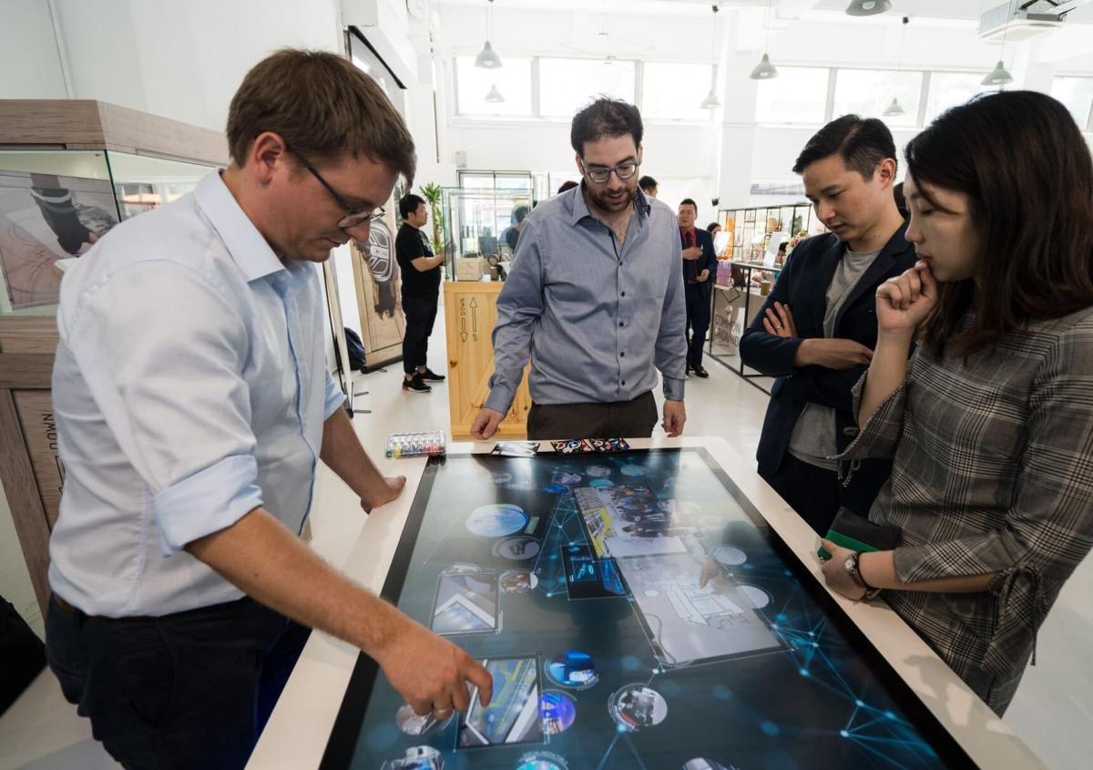 Corporate showrooms as innovation spaces